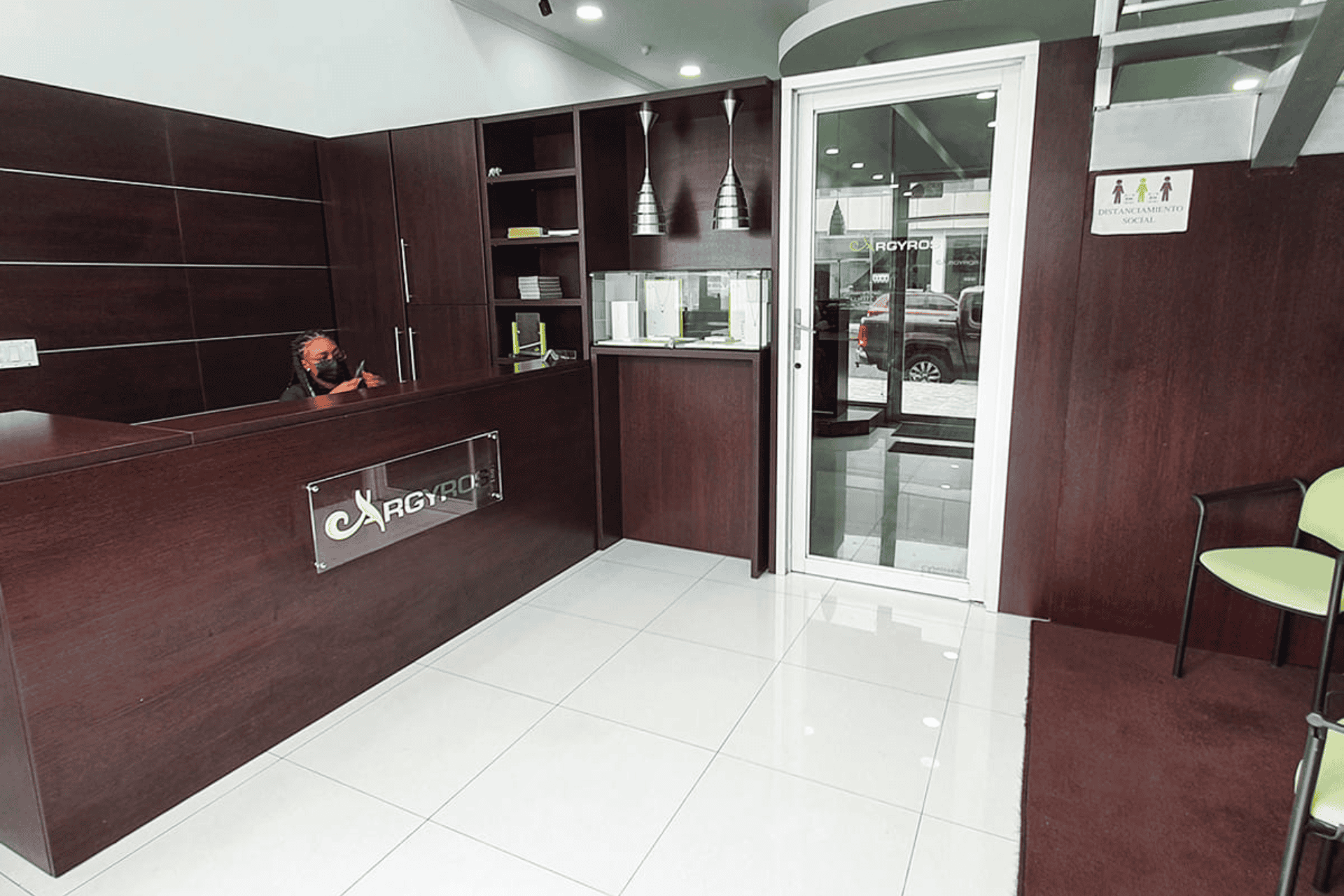 Argyros Inc. - Distribuidor mayorista de plata 925